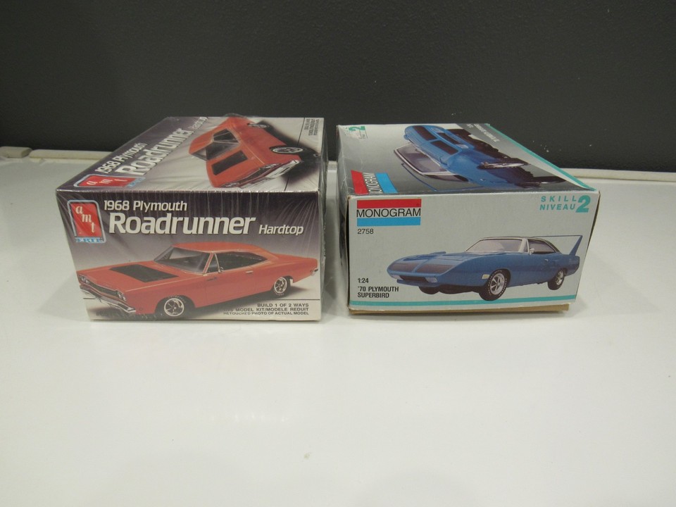 2 Plymouth Car Model Kits Monogram 70 Superbird AMT 68 Roadrunner lot 1 ...