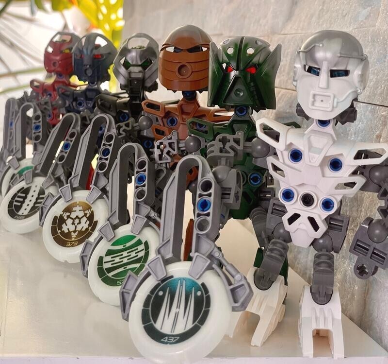 Bionicle Matoran of Metru Nui: Orkahm 8611 , Ehrye 8612 . Complete . | eBay