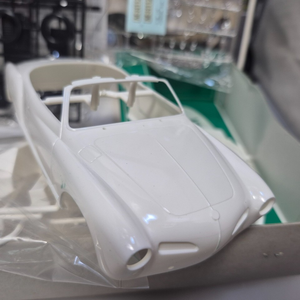 GUNZE SANGYO 1/24 Scale Volkswagen Karmann Ghia plastic model kit from ...