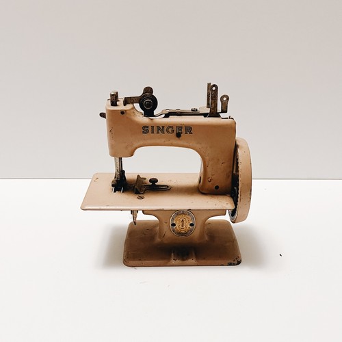 Vintage Singer Toy Sewing Machine | eBay