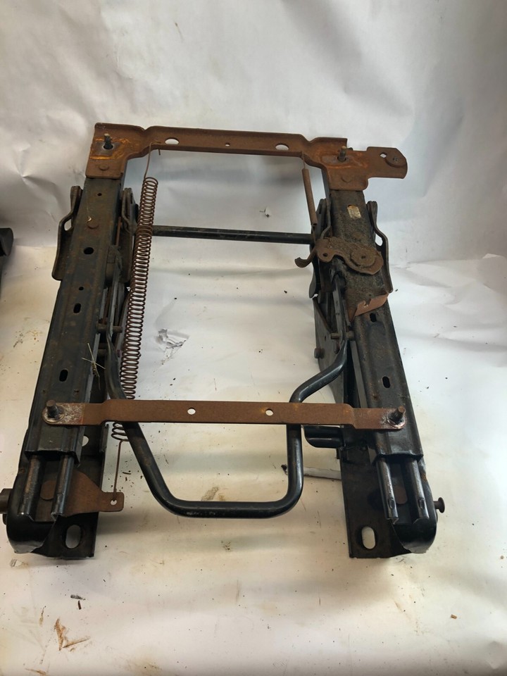 Jeep Wrangler TJ 97-02 Front Folding Seat Bracket Riser Slider Pair RH ...