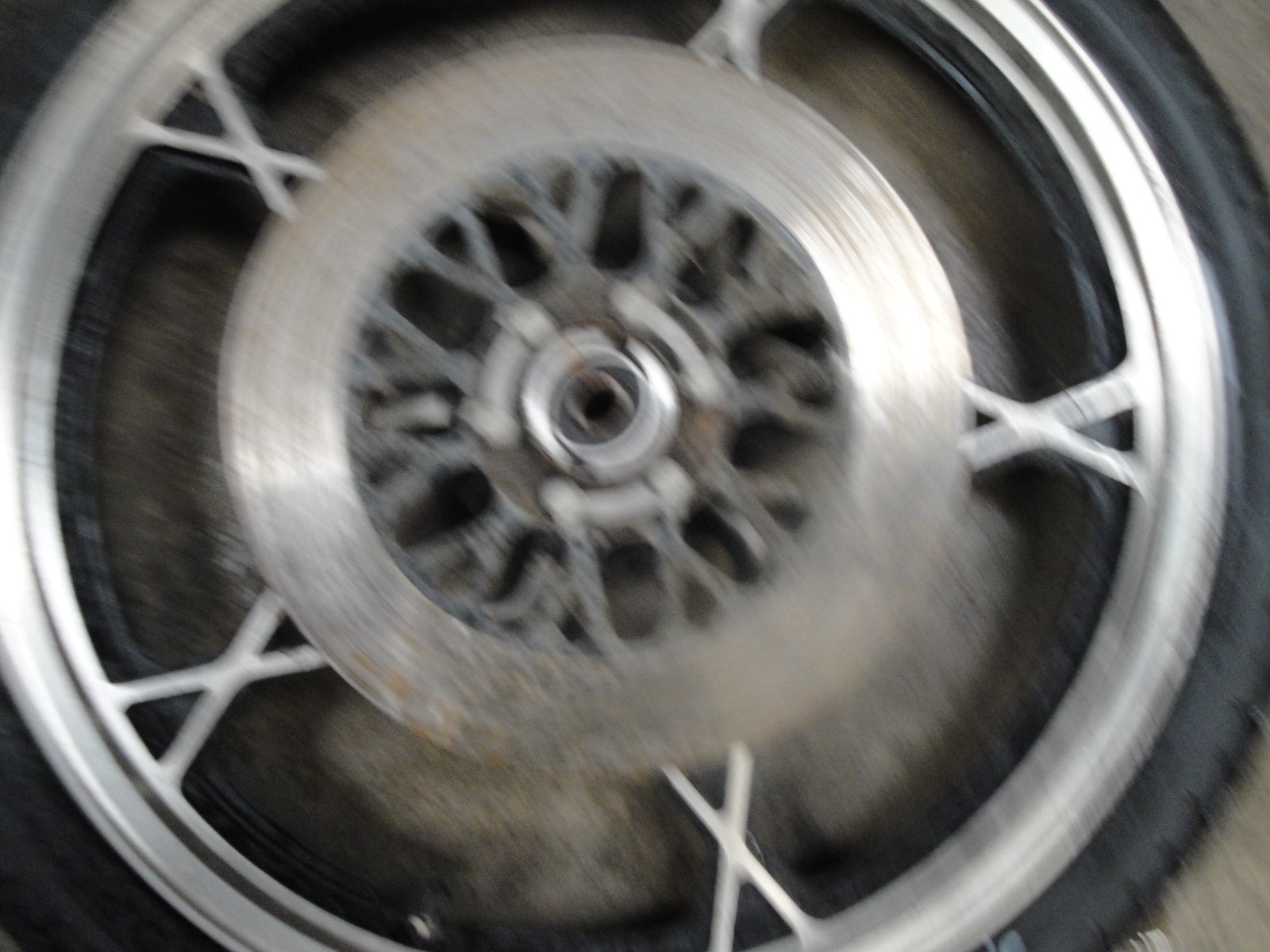 82 1982 SUZUKI GS450 GS 450 L 450L MOTORCYCLE FRONT WHEEL TIRE 3.60S19 ...