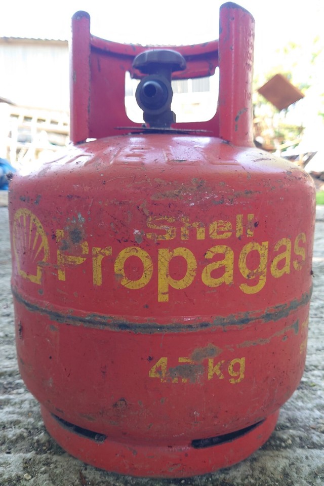 Various Red 6kg Calor Gas, 13kg Calor Gas 4.7kg Shell Propagas Propane ...