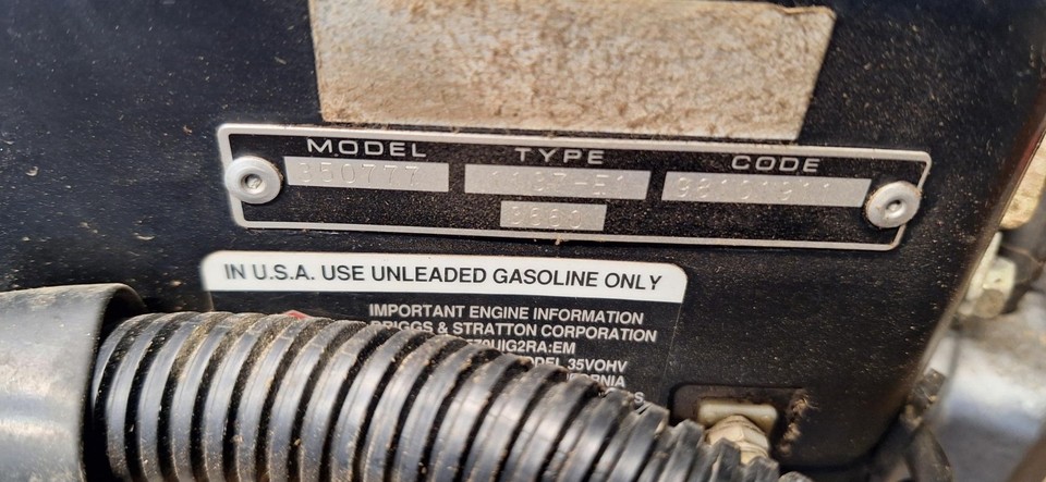 John Deere GT235 Briggs & Stratton 350777-1137-E1 18 HP Engine AM124154 ...