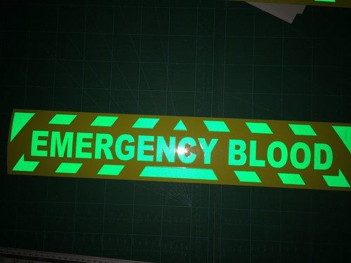 REFLECTIVE HI VIZ EMERGENCY BLOOD STICKER OR MAGNETIC SIGN CHEVRONS ...
