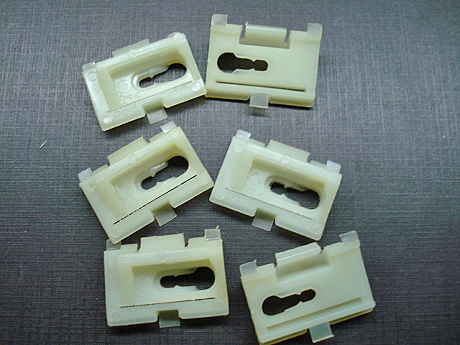 6 pcs 1969 Galaxie Fastback roof outside rear moulding clips NORS C9AZ ...