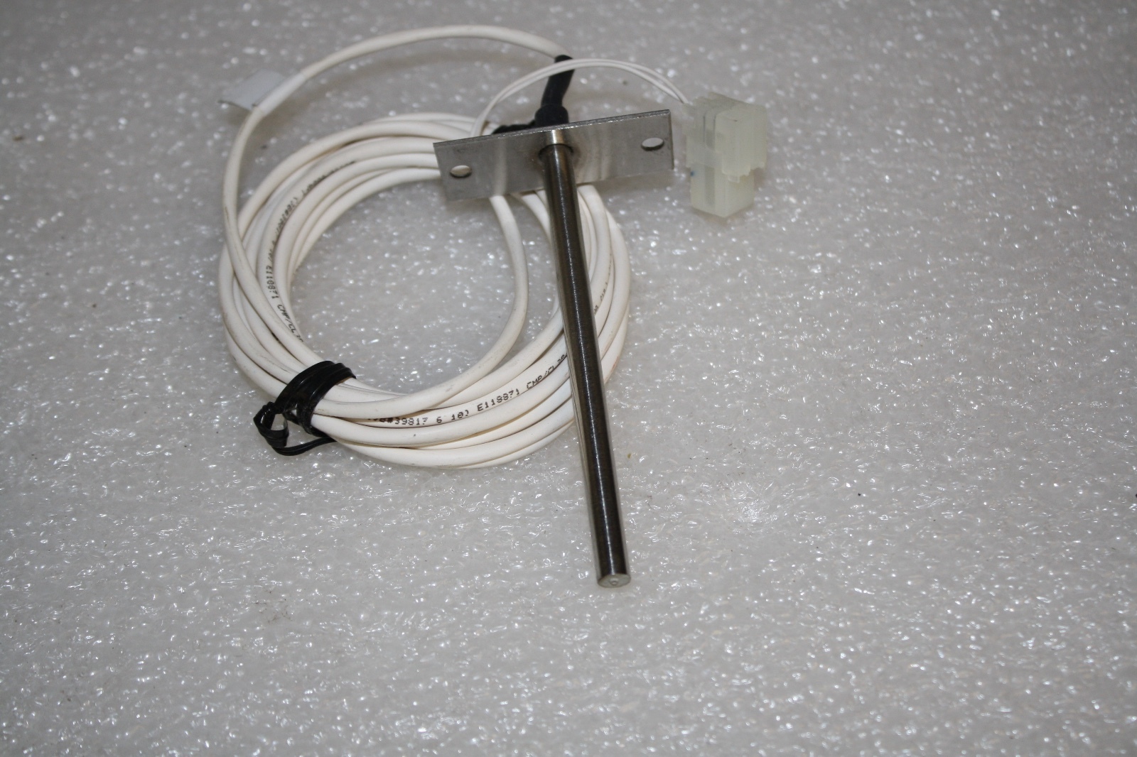 Johnson Controls TE-631GV-2 Duct Temperature Nickel Sensor 4" Probe | eBay