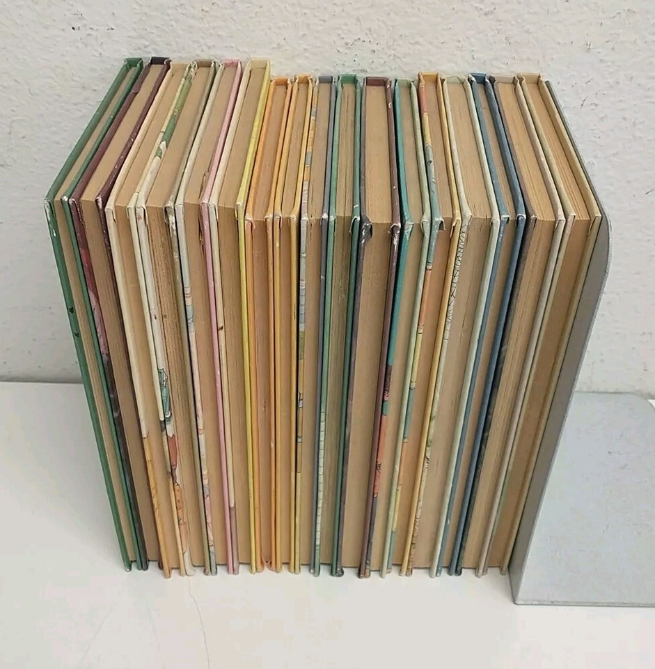 Vintage Weekly Reader Children's Chapter Book Set of 17 Hardcover | eBay