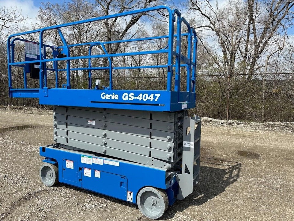 2015 GENIE GS-4047 ELECTRIC SCISSOR LIFT VERTICAL MANLIFT GENIE LIFT | eBay