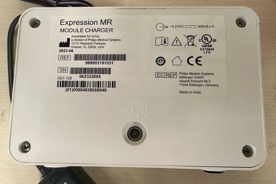 Philips Expression MR400 Module Charging Station w/ 4 Batteries ...