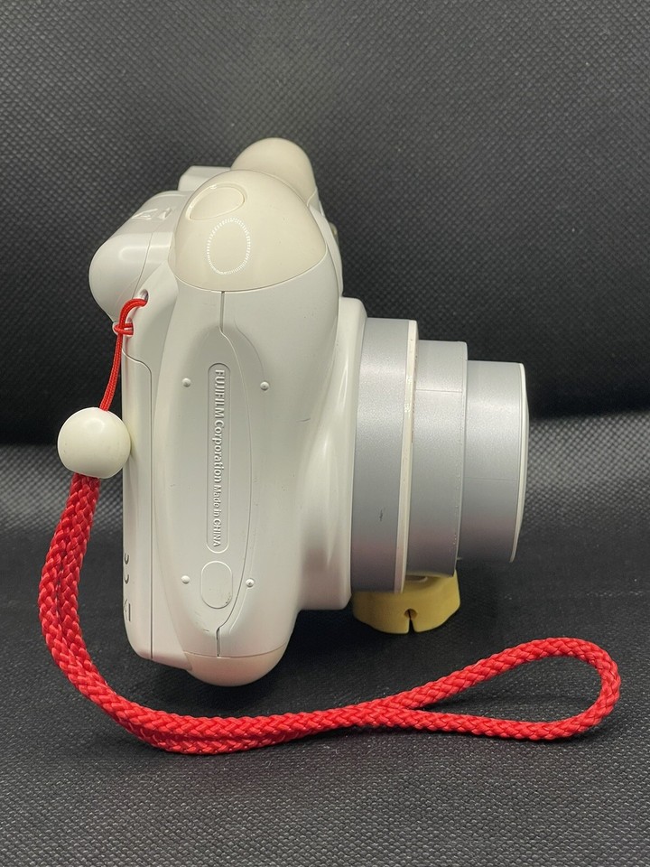 FUJIFILM INSTAX MINI 25 Hello Kitty Instant camera Color Film 60mm Lens ...