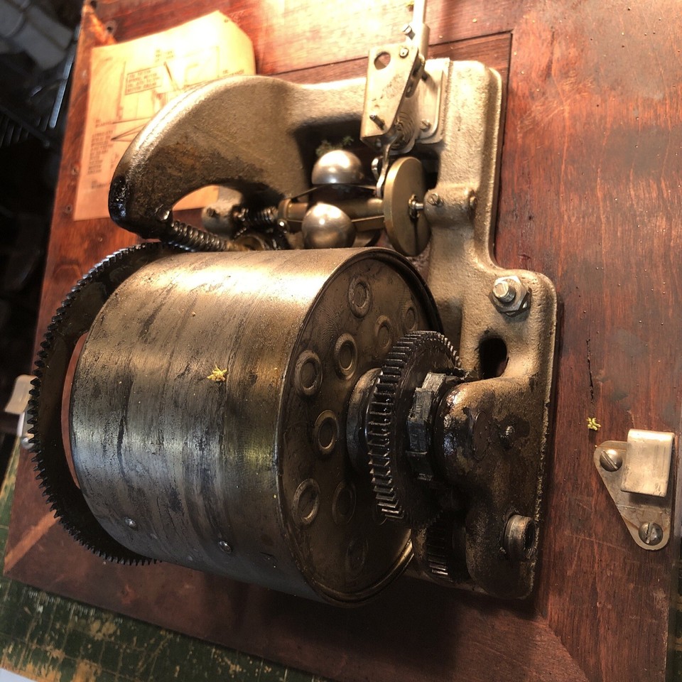 Vintage VV-100 Serial # 28584 Victor Machine PHONOGRAPH Motor & Board ...