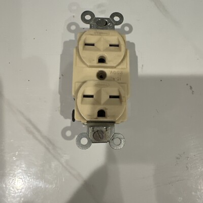 EATON COOPER 15A 250V Straight Blade Duplex Outlet Receptacle MADE IN ...
