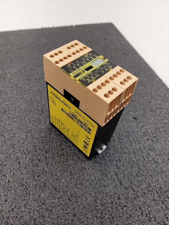 Jakob Safety PLC ABB Pluto B20 Safety Relay 4x 4-20mA/0-10V analog ...