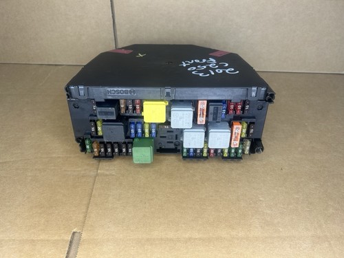 2010-20 Mercedes W204 C250 E350 SLK350 Front SAM Module Relay Fuse Box ...