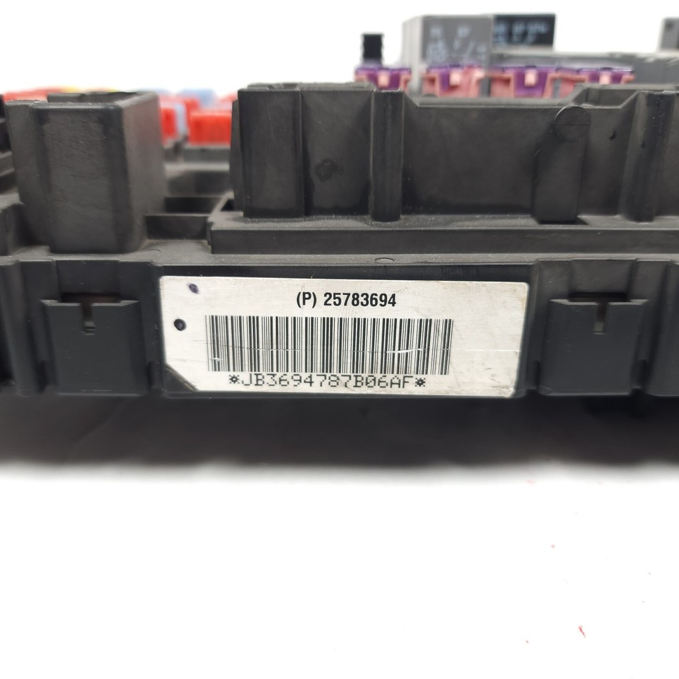 2009-2010 Hummer H3 3.7L Engine Fuse Box Fusebox Relay Module Junction ...