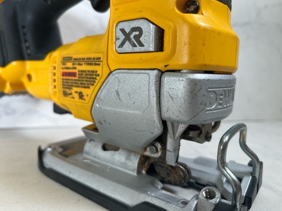 DeWalt DCS334 20V MAX XR Brushless Cordless Jigsaw With 5Ah Battery ...