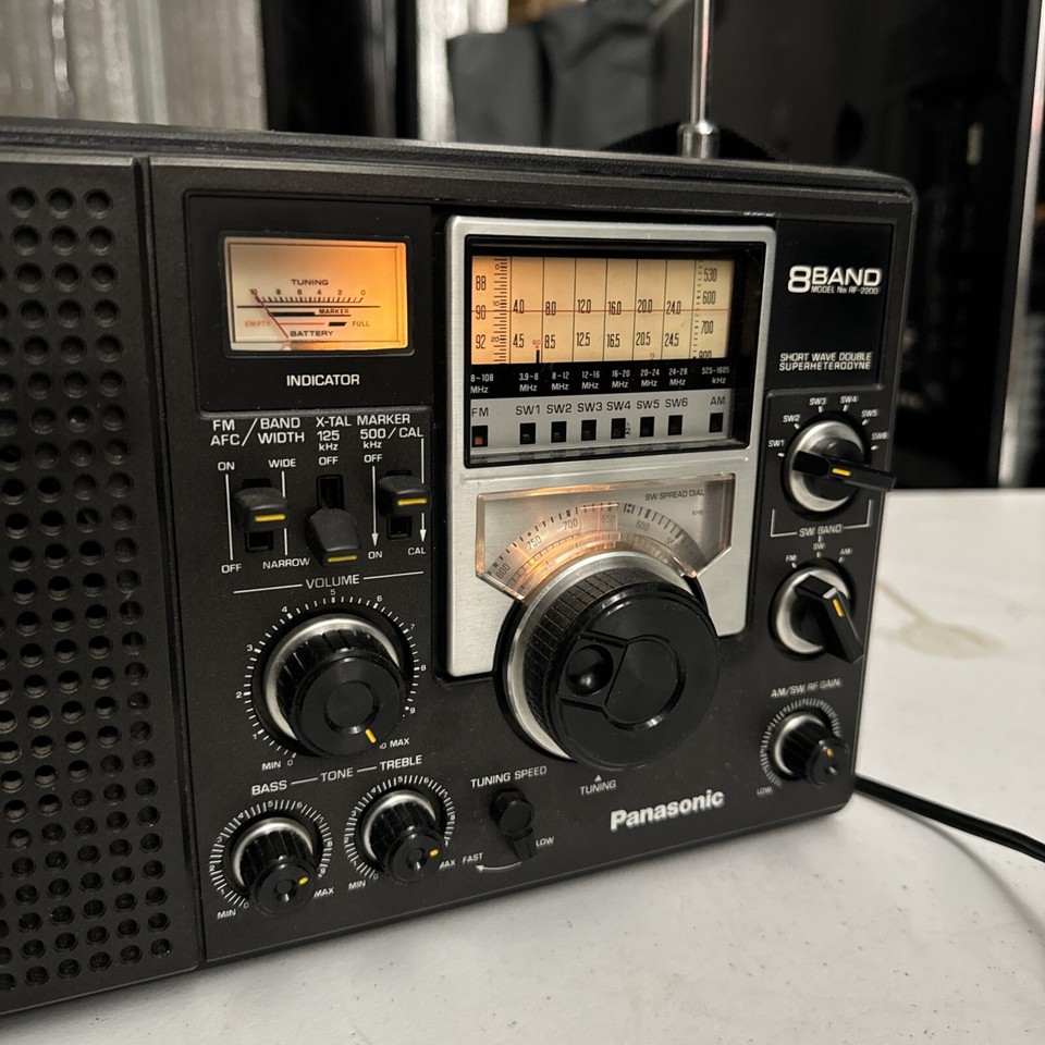 Panasonic 8 Band Radio RF-2200 AM/FM SW1-6 Shortwave Worldwide Portable ...