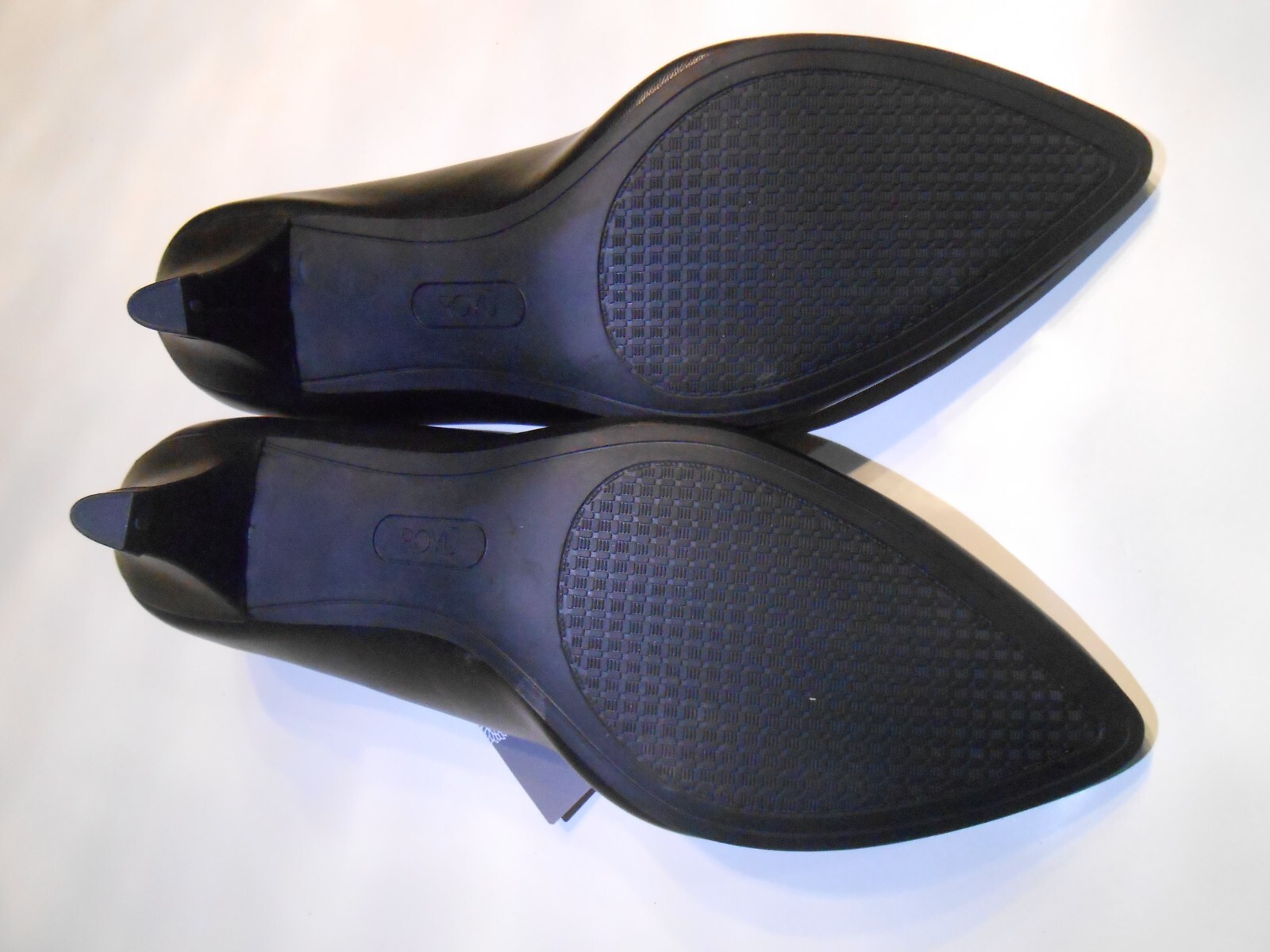 ROYU WYLIE Memory Foam NEW Womens Closed Toe Pumps Heels 1.5" Shoes 9 ...