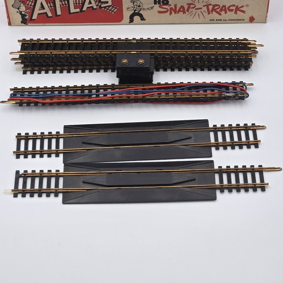 8 Pieces Atlas Ho Train Track Terminal And Rerailer Tracks W Box ...