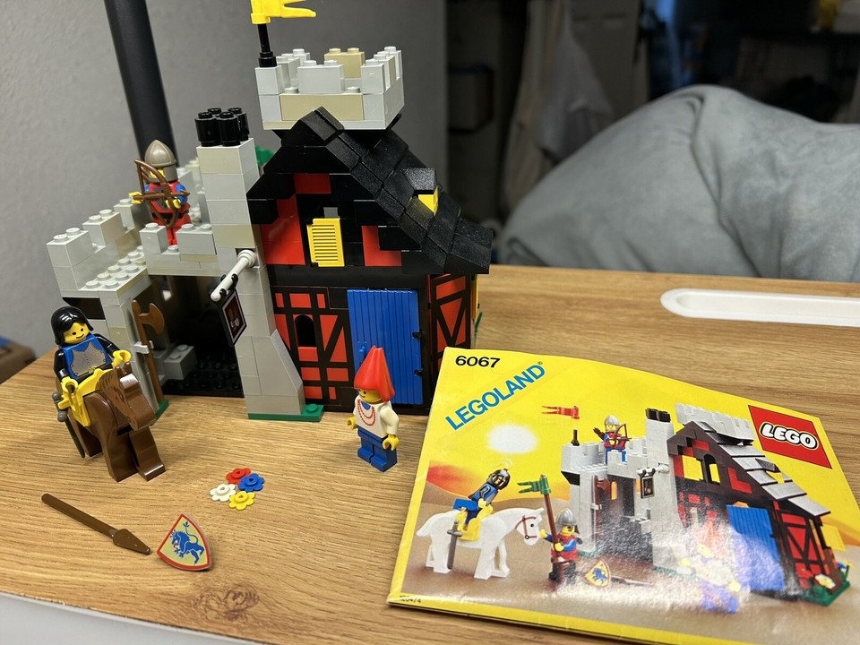 LEGO Castle Vintage Guarded Inn 6067 95% Complete No Box See ...