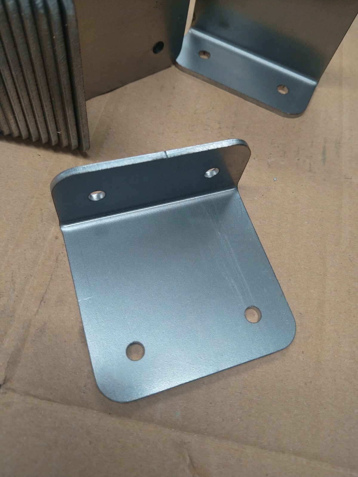 L Shape Brace Bracket Joist Timber fixing Plates 3mm decking fence 10 ...