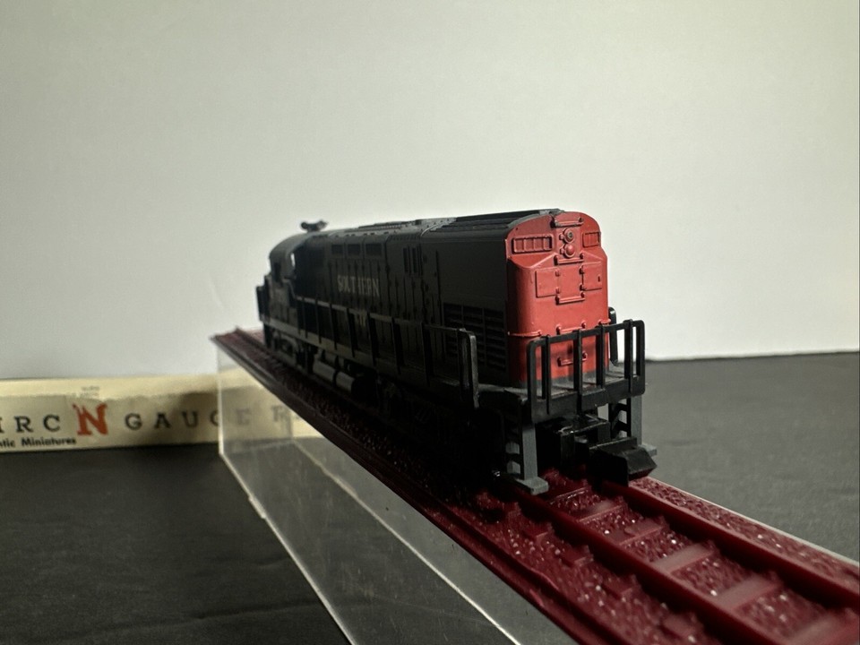 N-scale Alco C420 Southern Pacific Locomotive 7251 #46 | eBay