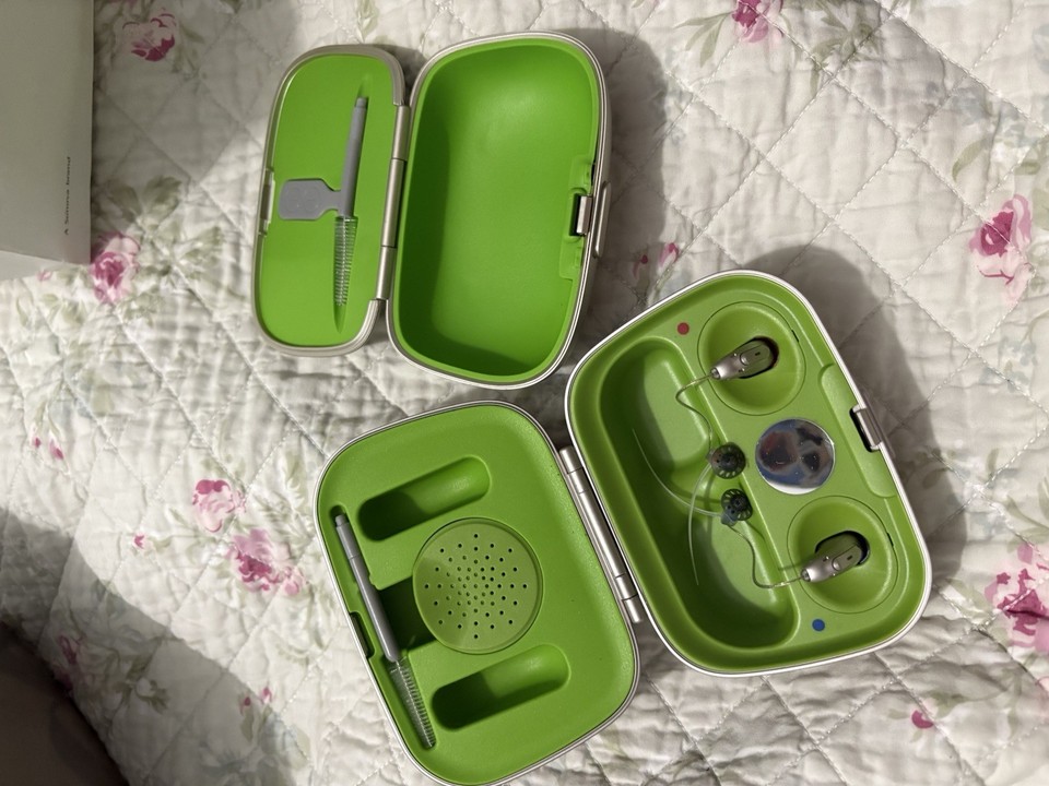 BRAND NEW Phonak Hearing Aid Audéo M-R/RT 7pc Set | eBay