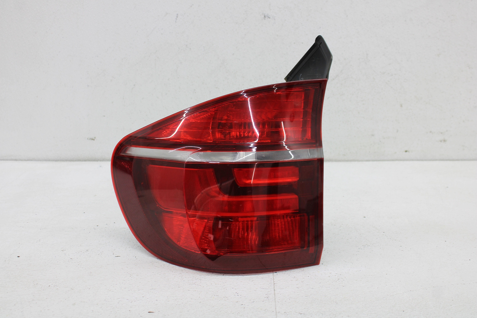 Tail Light Assembly Left QTR PNL MTD DRIVER SIDE 4DR-SUV AS SEEN OEM ...