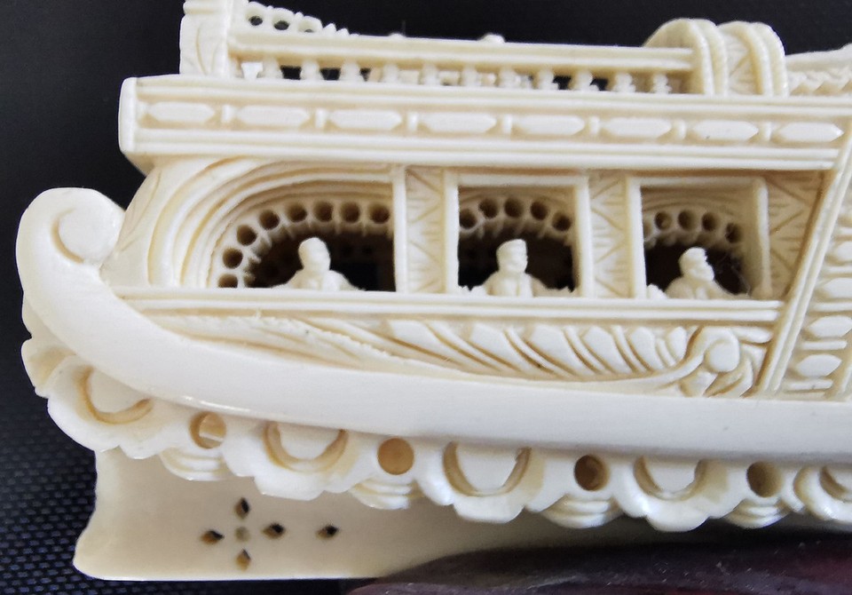 Vintage Chinese Hand Carved Boat with Figures 23cm on Wooden Stand no ...