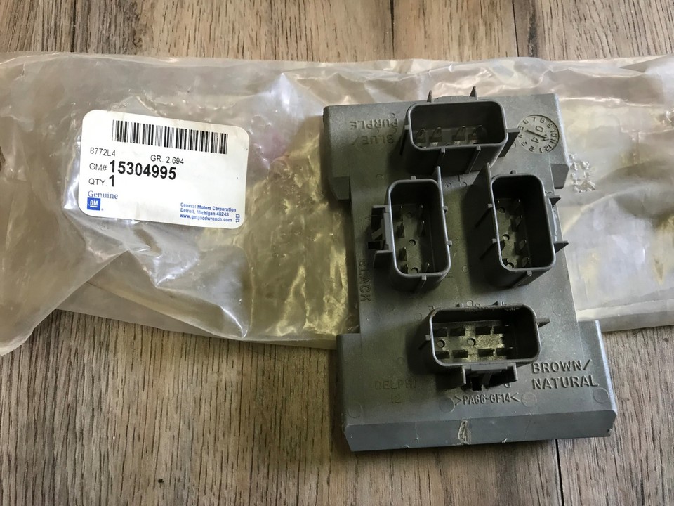 2011 to 2014 CHEVROLET SILVERADO TRUCK NOS GM TAIL LIGHT JUNCTION BLOCK ...