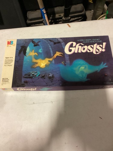 VTG Ghosts Board Game Glow in Dark Strategy 1985 Milton Bradley ...