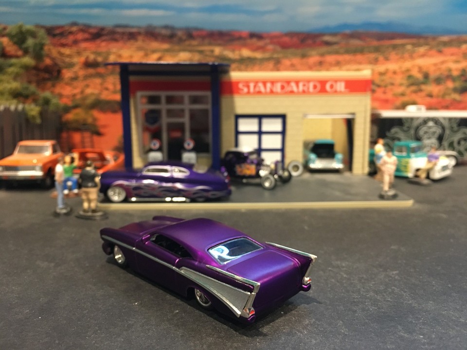 1:64 Hot Wheels LE Boyd Coddington 1957 57 Chevy Chezoom Satin Purple ...