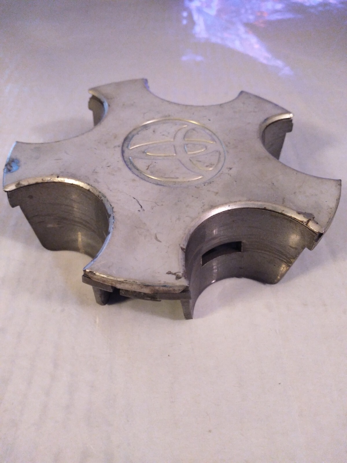 2002-2006 TOYOTA TUNDRA CENTER CAP 42603-AF020 | eBay