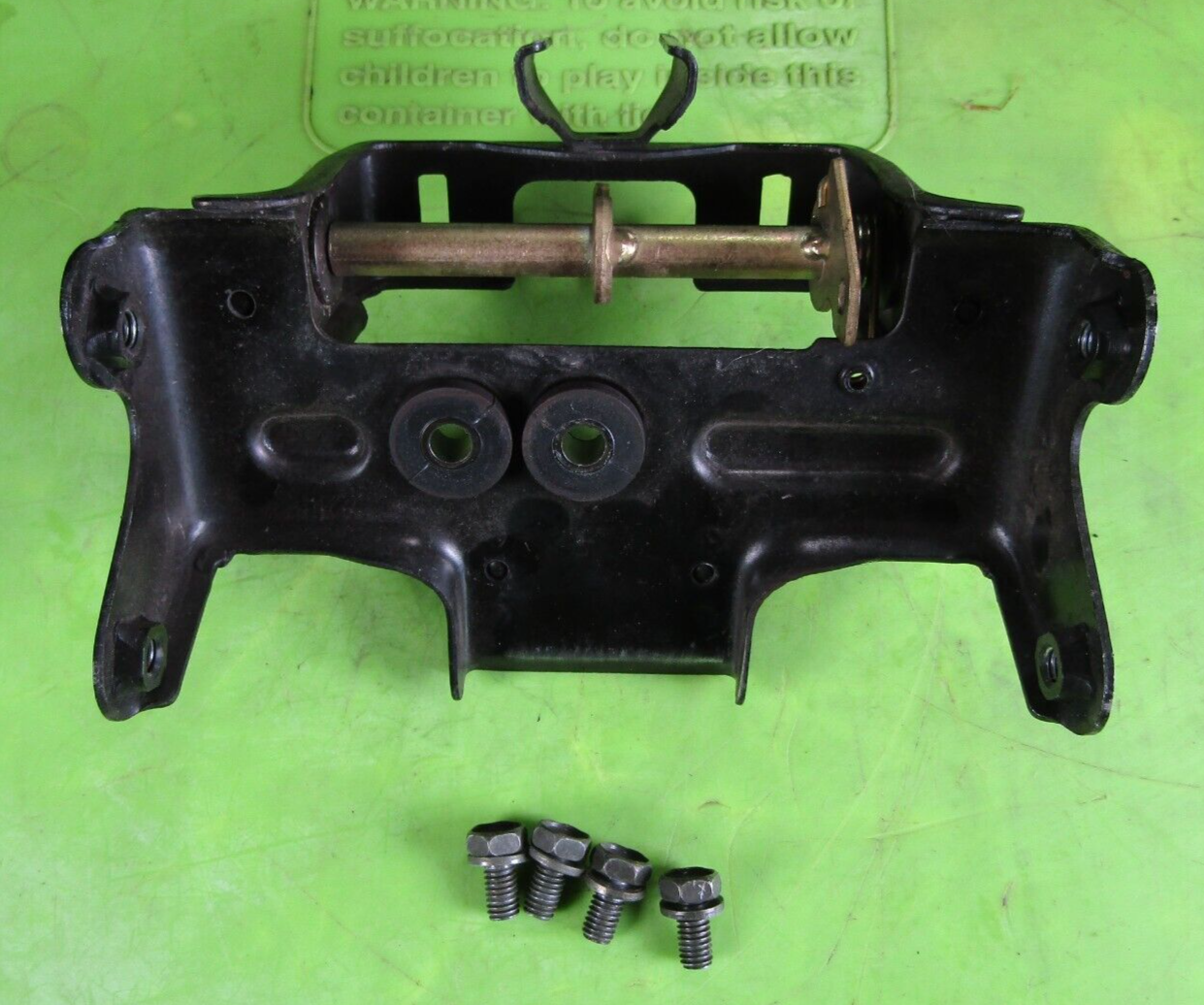 Yamaha V-Max V Max VMax VMX 1200 AIR BOX Cover Tank LATCH Assembly 1985 ...