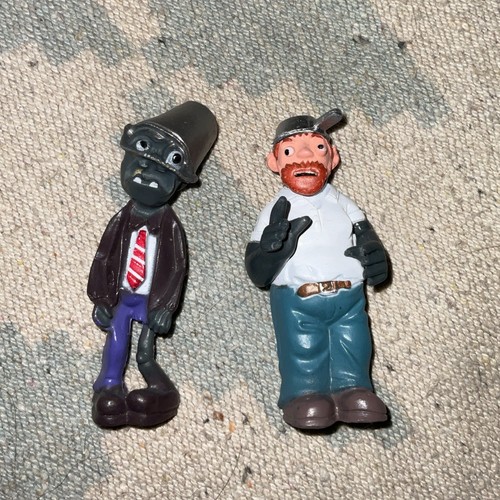Plants Vs Zombies Crazy Dave & Bucket head PVC Rubber Action Figure 2. ...