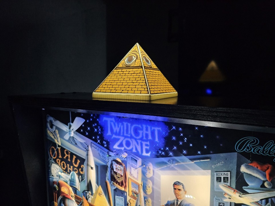 1993 Twilight Zone Pinball Machine Pyramid Topper MOD w/Color Flashing ...