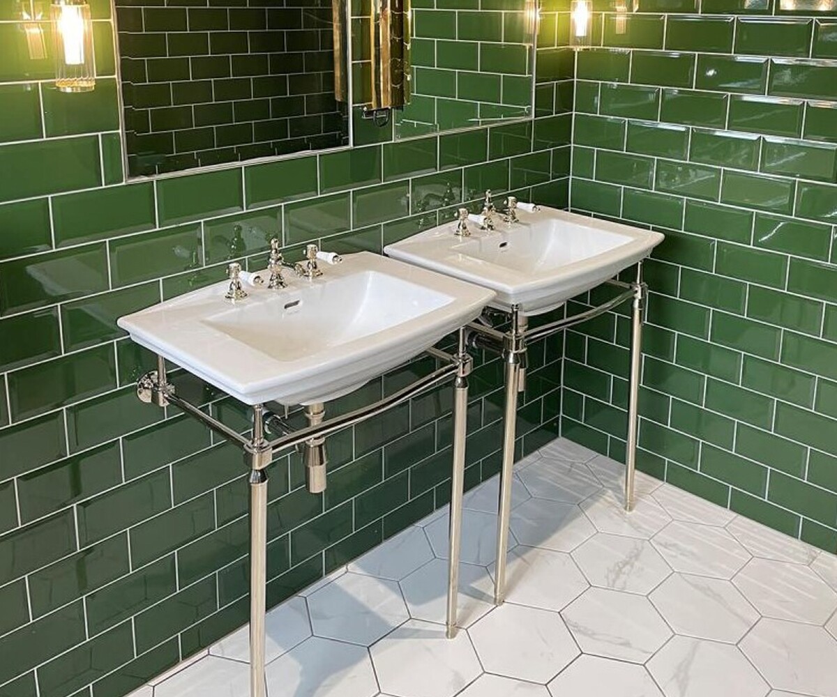 Glossy Bottle Green Ceramic Brick Subway Metro Tile Bevelled Edge ...