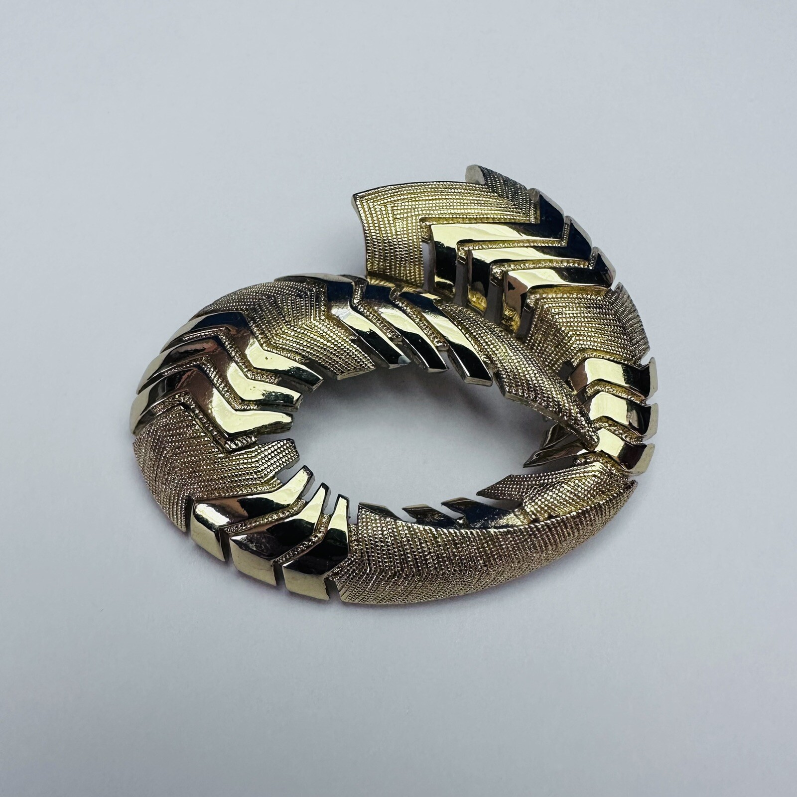 Vintage Monet Textured & Untextured Gold Tone Swirl T… - Gem