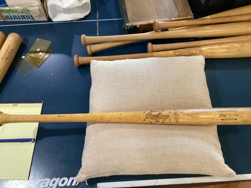 STORE MODEL SIGNATURE SERIES BAT USED/RAWLINGS PROFESSIONAL RICO CARTY ...
