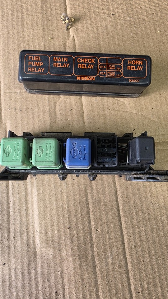1995 Nissan Pathfinder Engine Bay Fuse Relay Box w/ Cover, Relays ...