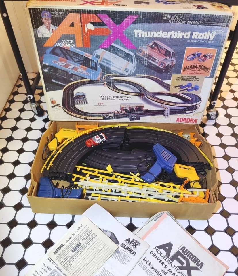 1978 AURORA AFX THUNDERBIRD RALLY HO SCALE RACE SET NO. 2454 with ...