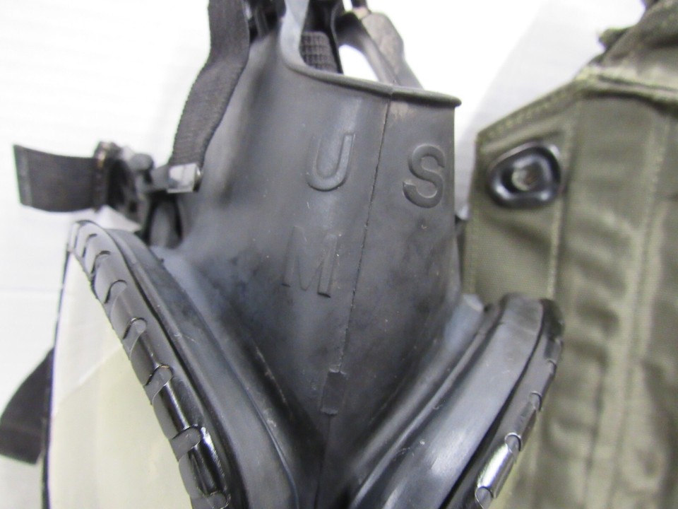 US M17 A2 Gas Mask MSA with Nylon Carry Bag 1983 /1984/ 1985 Size ...