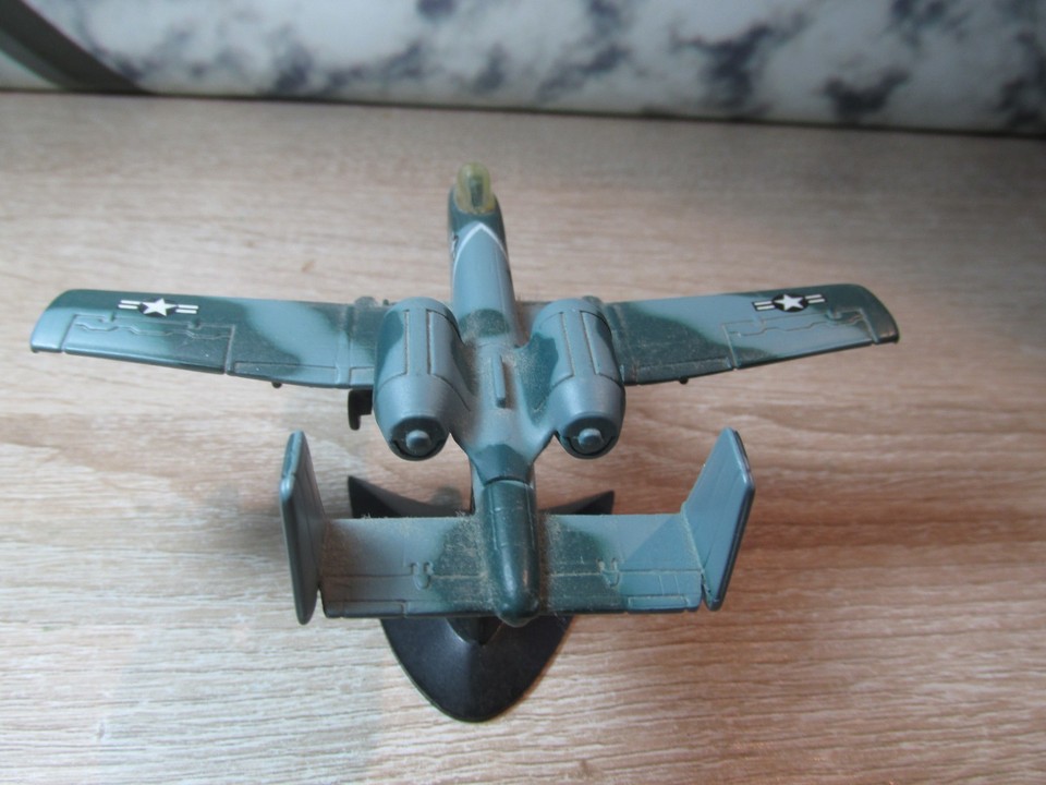 1/150 MAISTO Fairchild A-10 Thunderbolt II DIECAST Military Aircraft w ...