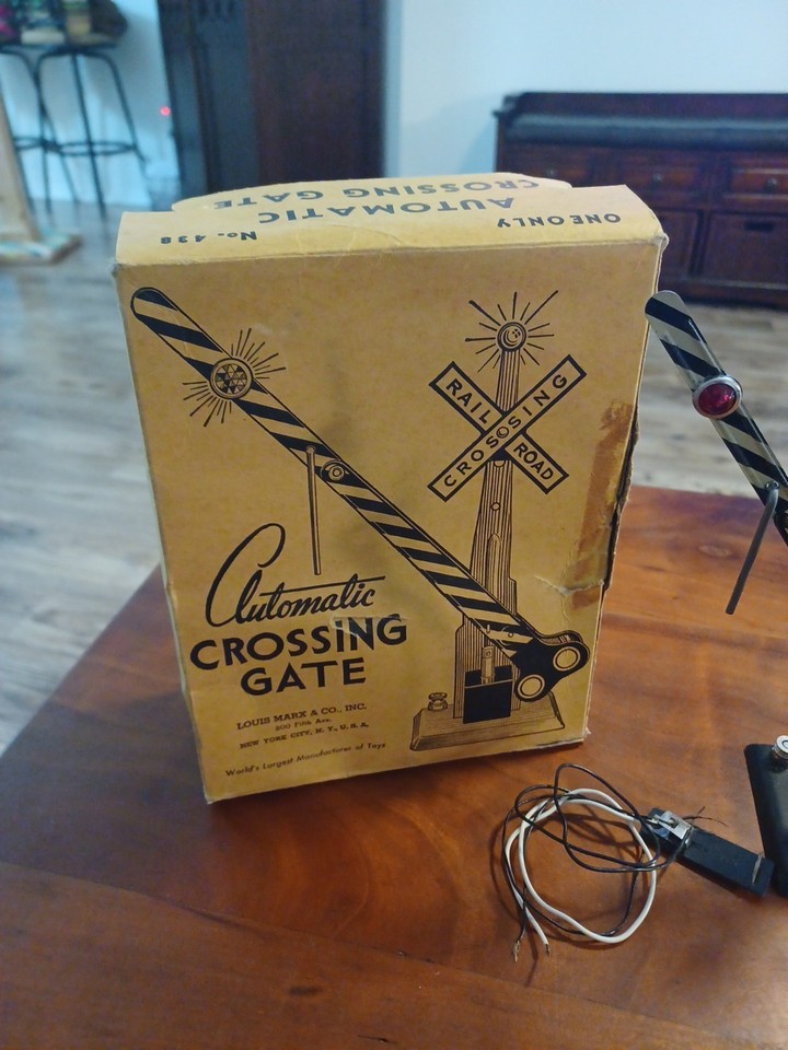 VINTAGE MARX CROSSING GATE WITH ORIGINAL BOX | eBay