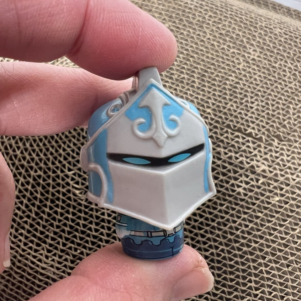 Funko Fortnite 3-Pint Size Heroes – Leviathan, Red Knight, Mogul Master ...