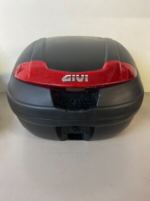 GIVI FLOW SMALL TOP BOX WITHOUT LOCK OR KEY, DAMAGED FOR SPARES OR ...