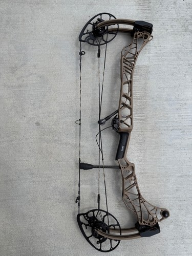 Mathews Lift 29.5 Bow. Right Hand, 75#, 28” Draw Length, 85% Letoff, w ...