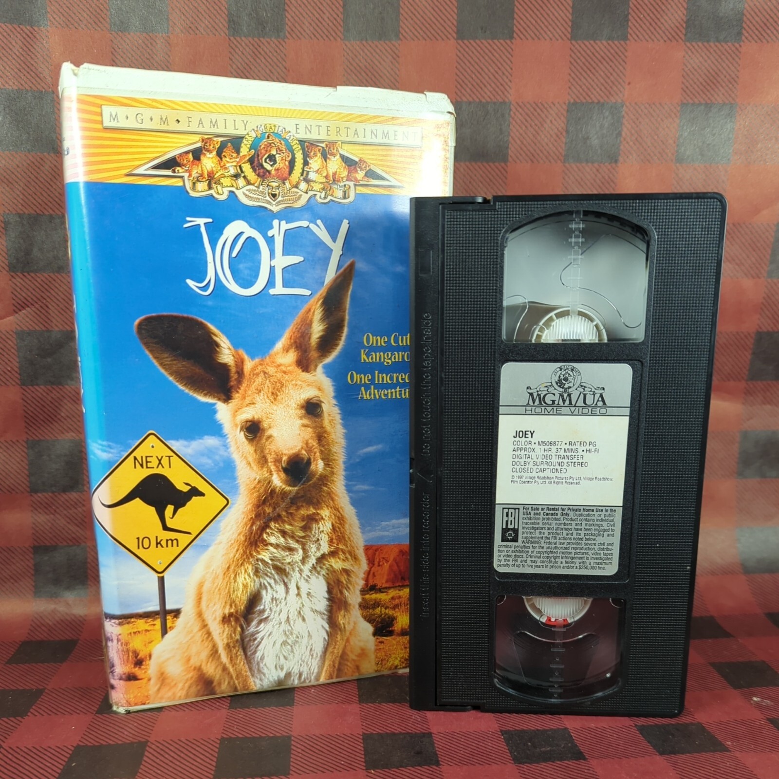 Joey (VHS, 1998, MGM Family Entertainment) Clamshell 27616687739| eBay