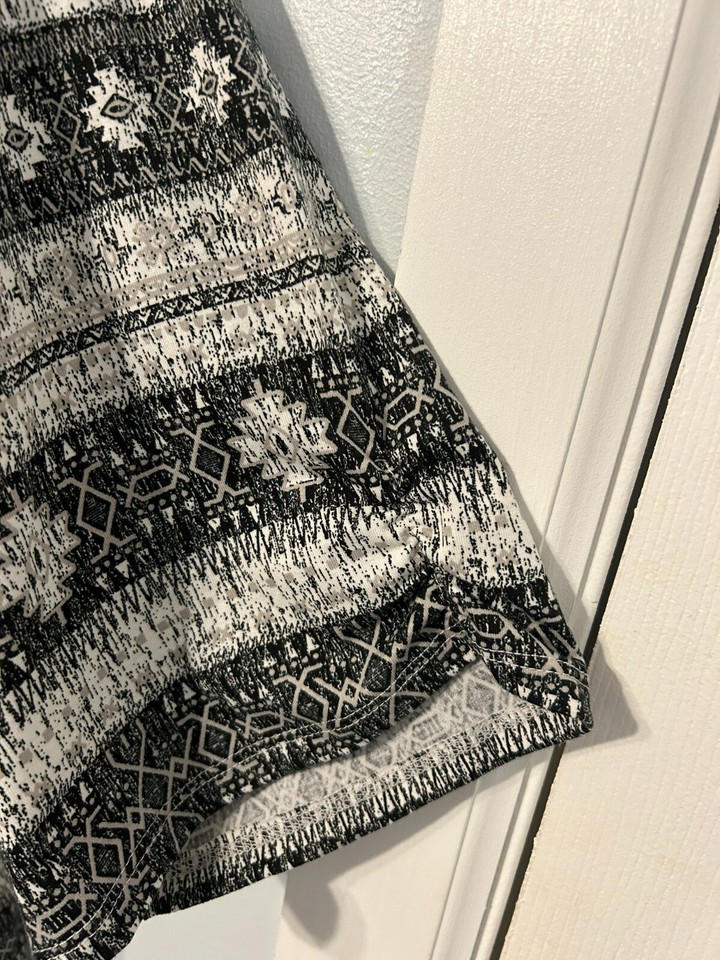 Women's LuLaRoe Black Geometric Multi Top with Short Sleeve Plus Size ...